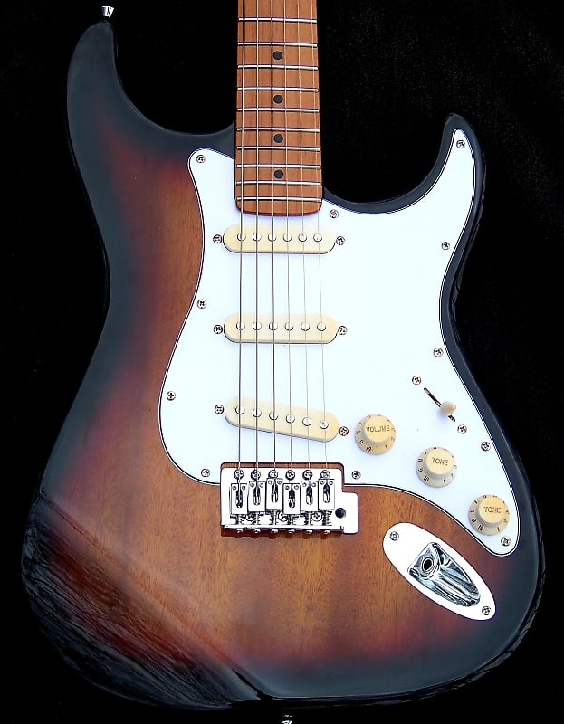 Mahogany Sunburst Strat 2023+ Working Bridge | Reverb Denmark