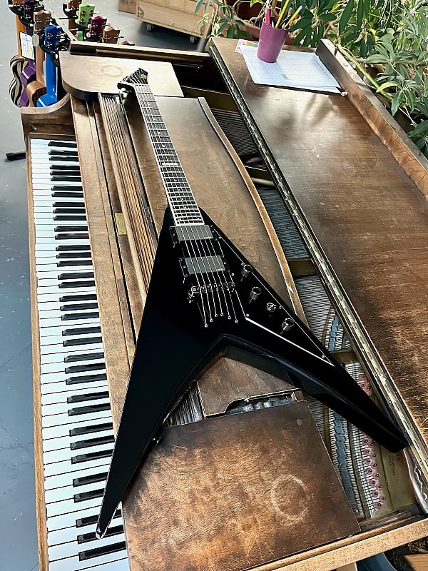 ESP V 2012 - Black | Reverb UK