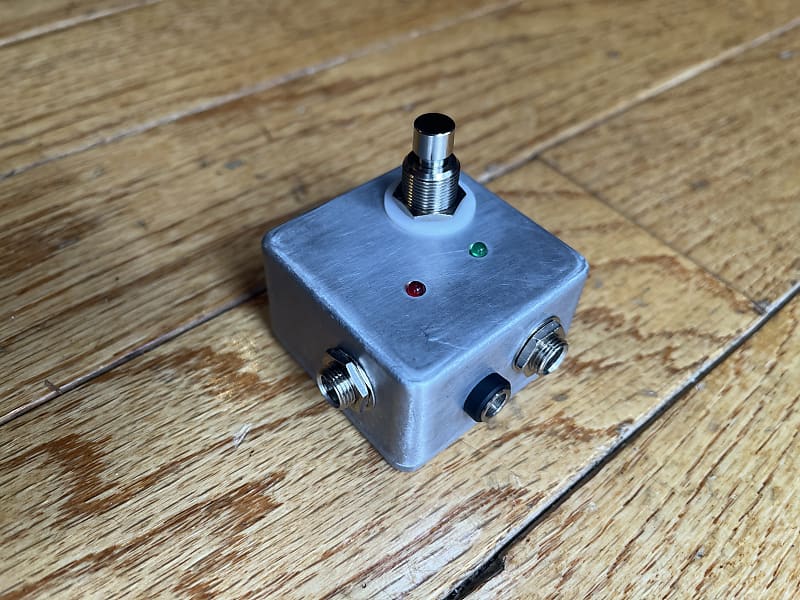 Micro AB switch with dual LEDs - Silver | Reverb