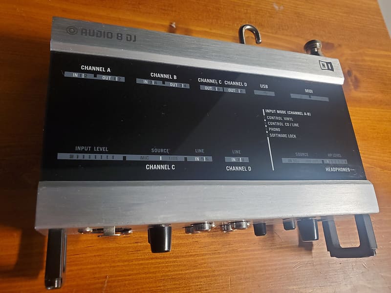 Native Instruments Audio 8 DJ Interface | Reverb