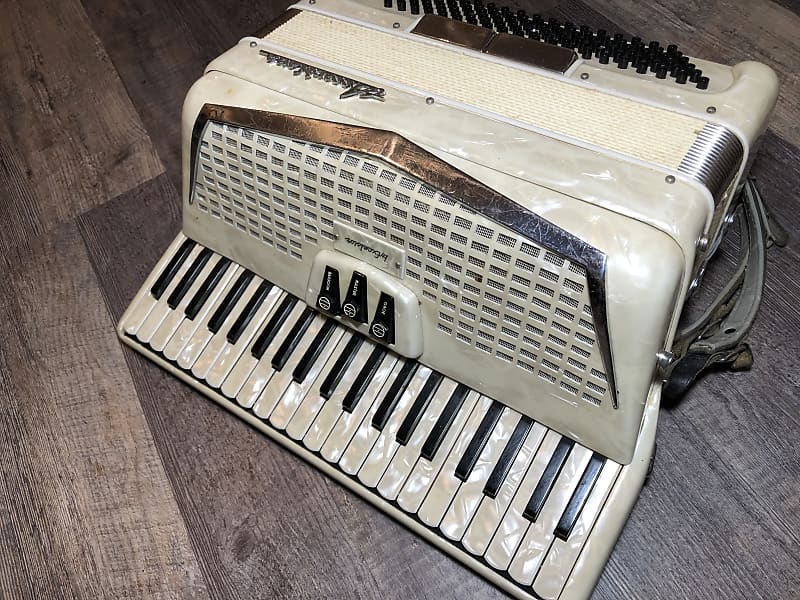 Excelsior Accordiana Model 505 1960 White Pearl | Reverb Canada