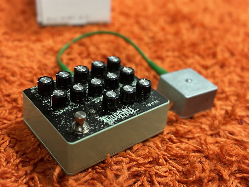 Dead Air Full Of Hell Noise Generator with Optical Light | Reverb