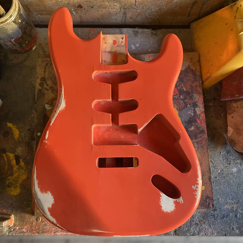 Stratocaster Body, Nitro paint, Fiesta red relic, 100% | Reverb France