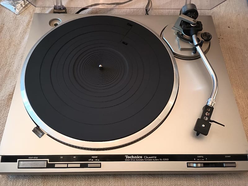 Technics SL Q303 turntable in excellent condition - 1970's | Reverb