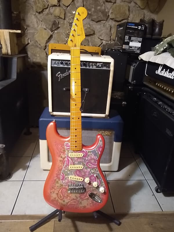 2008 Fender Pink Paisley Stratocaster Crafted In Japan | Reverb
