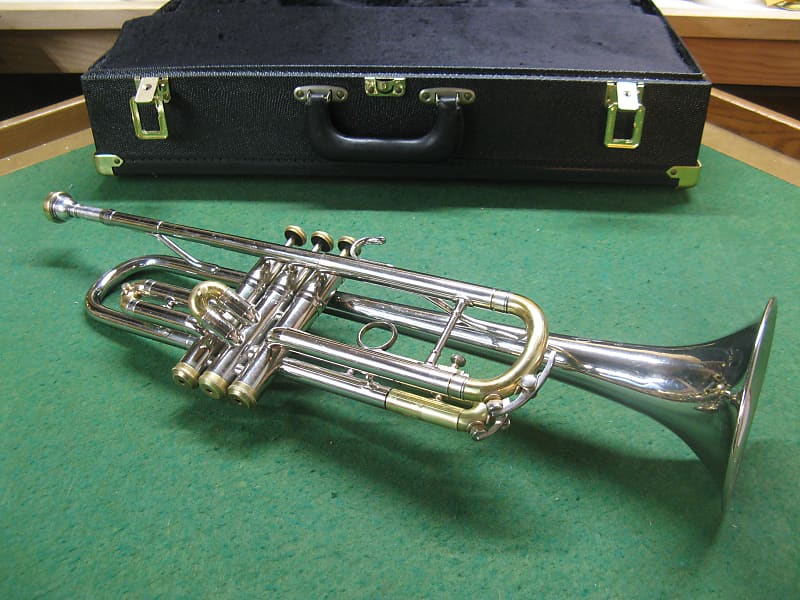 Martin Deluxe Trumpet 1965 - Rare - Martin Committee Case and | Reverb