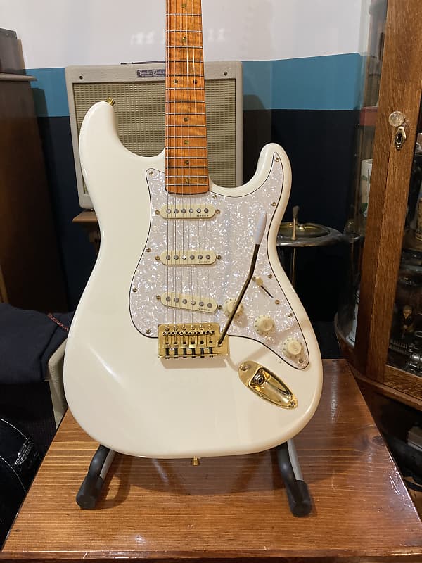 Strat/Stratocaster P/C Vintage white Gold Hardware | Reverb