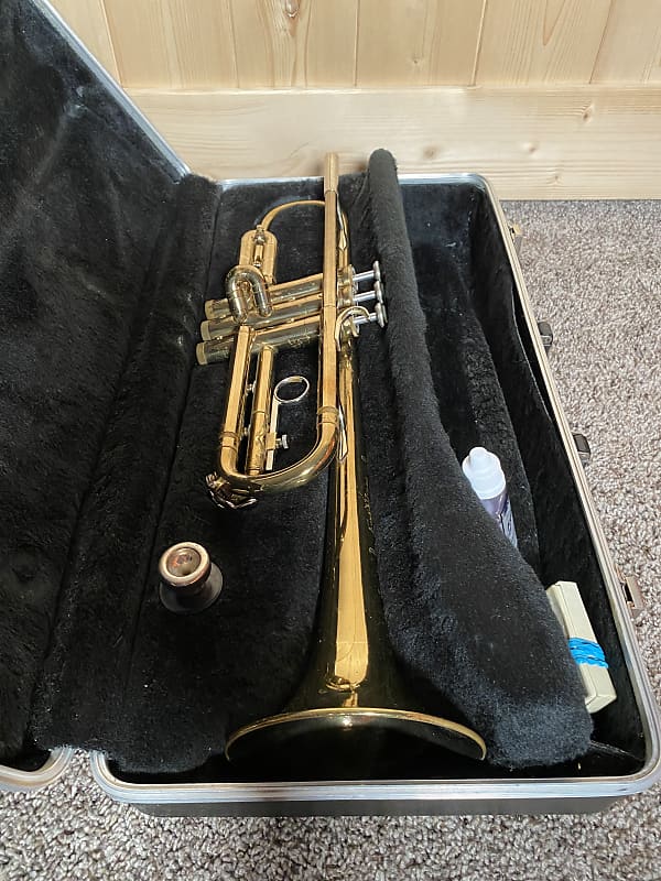 Selmer Bundy ML Trumpet 1980's | Reverb