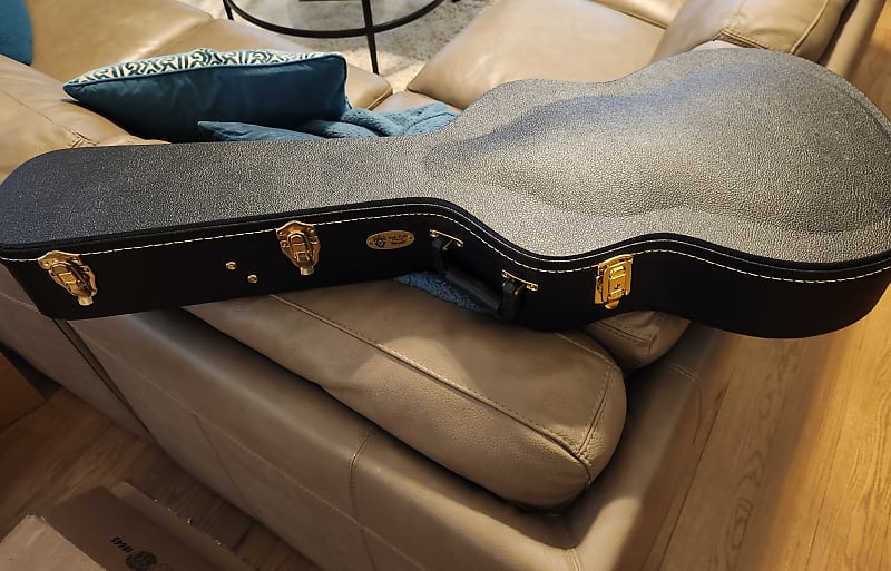 Guild Hard Shell Case - Parlor - Black Tolex | Reverb
