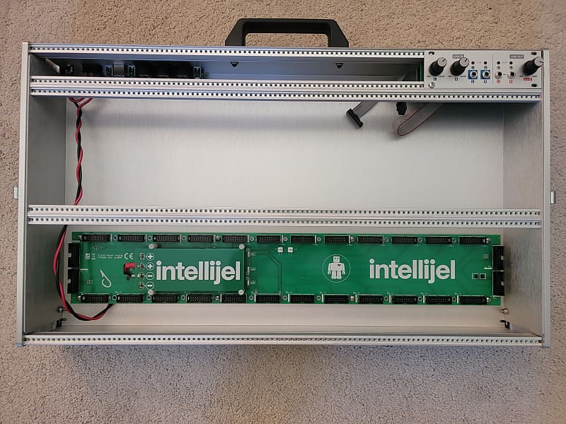 Intellijel 7U 104HP Performance Case - Silver with Gig Bag | Reverb