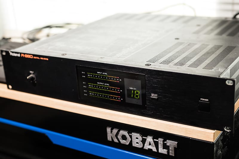 Roland R-880 Digital Reverb w/ GC-8 Controller | Reverb