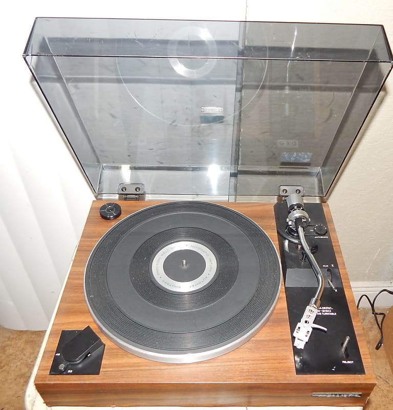 Realistic LAB-250 vintage turntable with new headshell/needle | Reverb