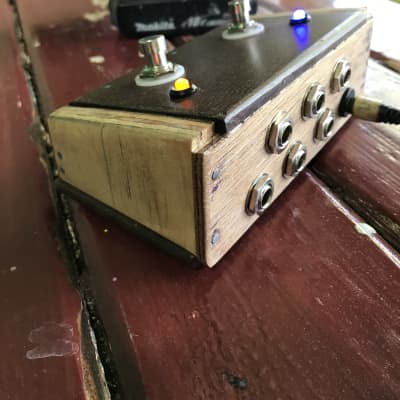 Dual loop True Bypass Looper. Effect Switcher. | Reverb Australia