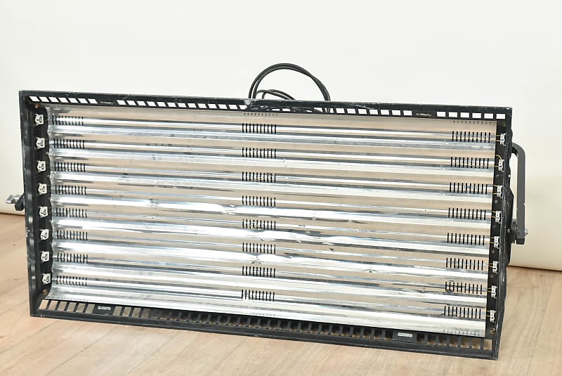 Kino Flo Image 80 DMX Light Fixture (No Lamps) CG006EG | Reverb