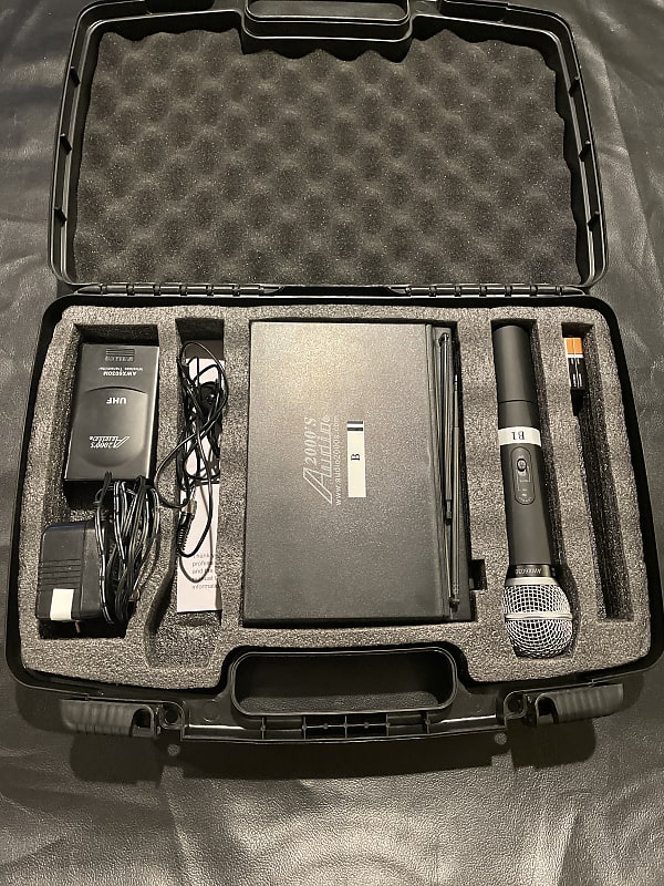 Audio 2000s Dual Wireless Mic System | Reverb