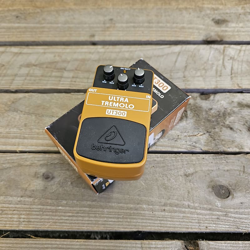 Behringer UT300 Tremolo Guitar Pedal USED! RKBEH050423 | Reverb