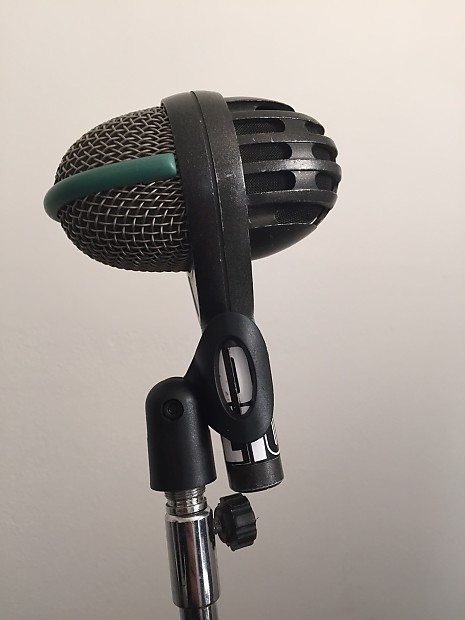 AKG D112 | Reverb