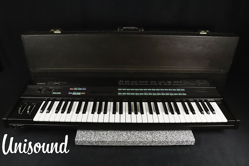 YAMAHA DX7 Digital Programmable Algorithm Synthesizer in | Reverb UK