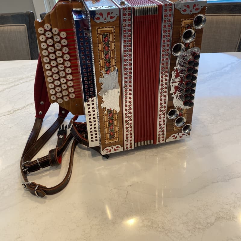 Accordions - New & Used Accordions For Sale | Reverb