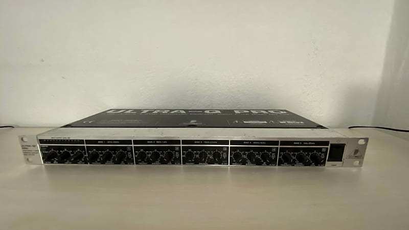Behringer Ultra-Q Pro PEQ 2200 | Reverb