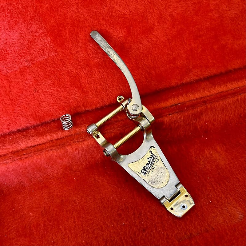 Bigsby B7-G - Gold relic vibrato guitar tailpiece licensed | Reverb