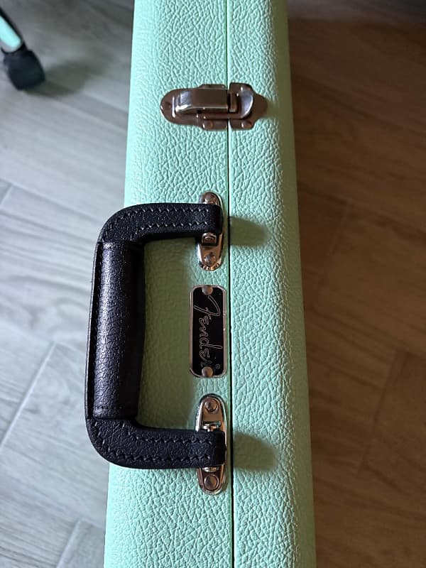 Fender Hard Shell Case | Reverb