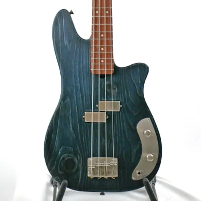 Offbeat Guitars "Jacqueline" aka "Jax" 32" Medium Scale Bass | Reverb