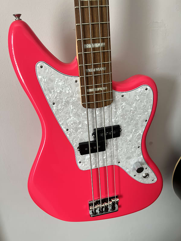 Fender Jaguar 2022 Hot Pink Bass Guitar Blink 182 Custom | Reverb UK