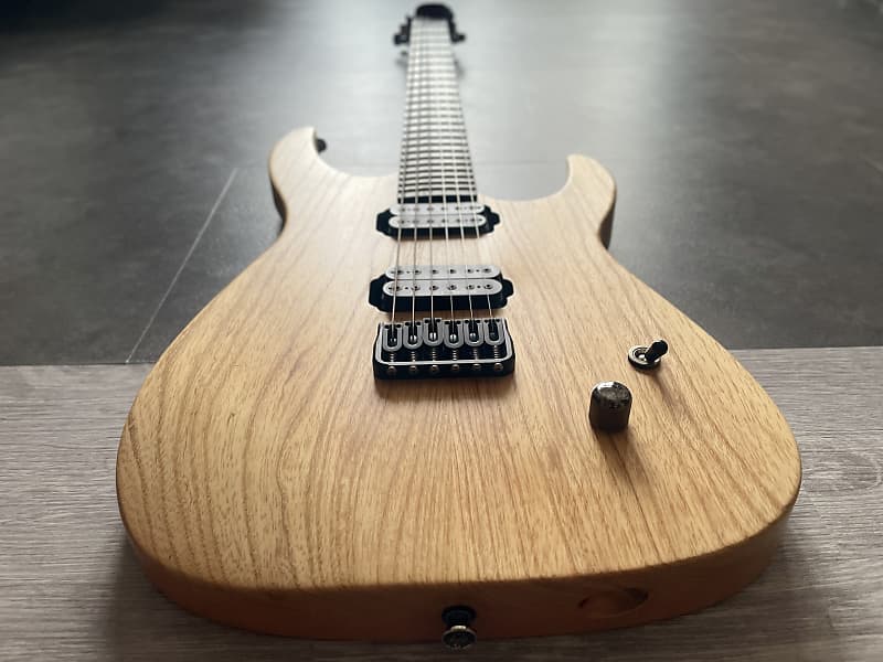 Caparison Dellinger II FX-AM | Reverb