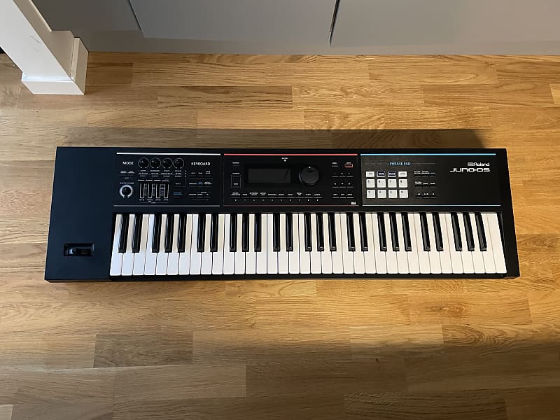 Roland Juno DS61 Synthesizer 2018 - Present - Black | Reverb España