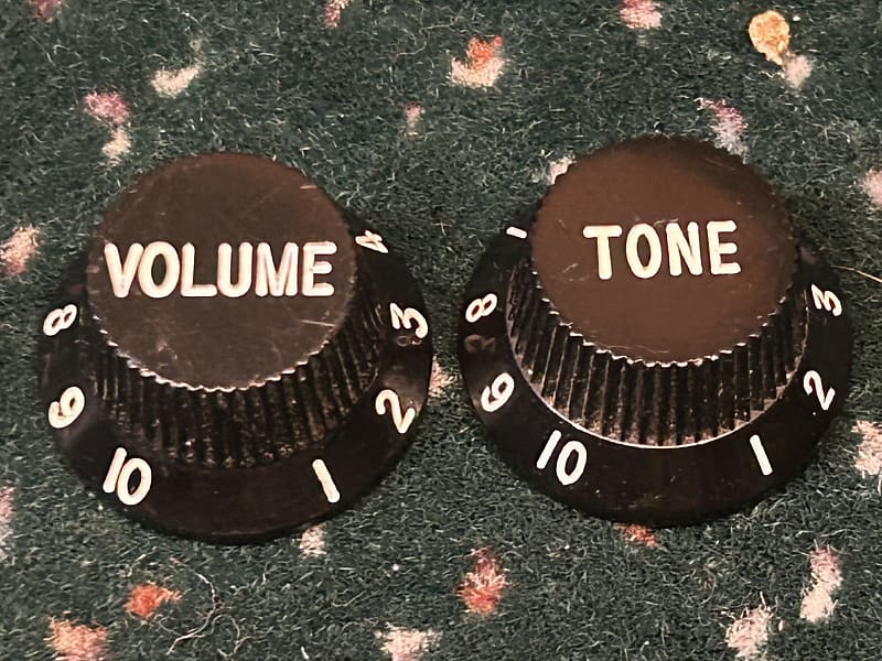 Set of 2 *Vintage* 1987 Fender USA Stratocaster - | Reverb Australia