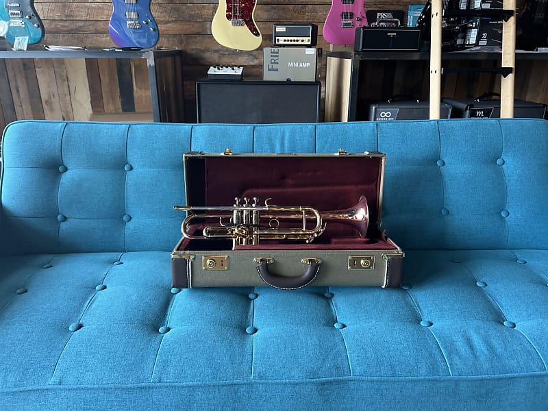 Getzen 900DLX Eterna Series Trumpet in Lacquer | Reverb Deutschland