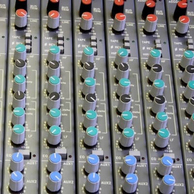 DDA DMR12 44 Input Analogue Console | Reverb