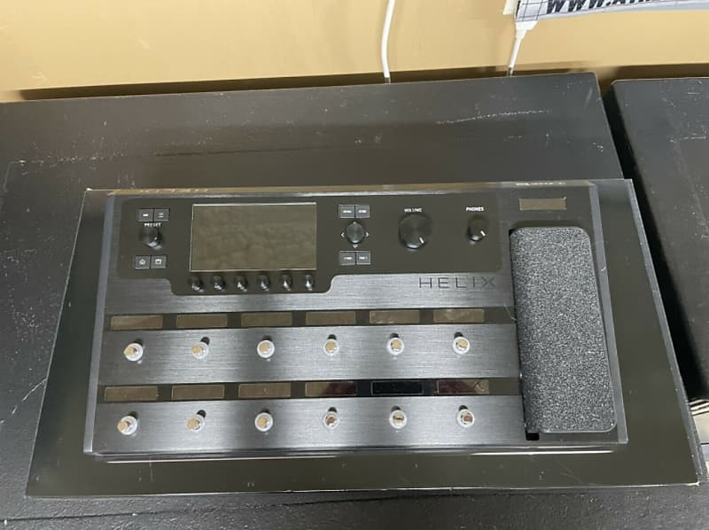 Line 6 Helix Multi-Effects Guitar Pedal | Reverb