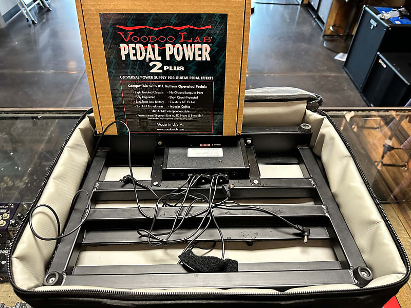 Pedaltrain Board w/ Pedal Power 2 Plus and Mono Case | Reverb