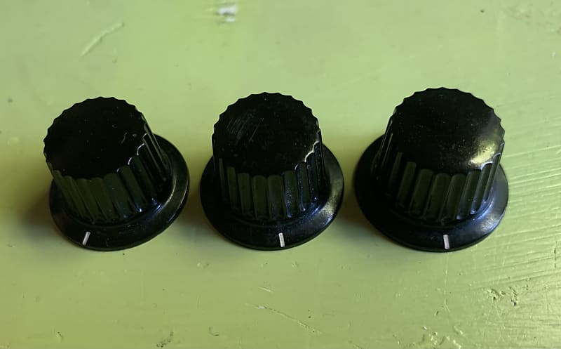 Daka Ware Radio knobs 1950-1990 - Black | Reverb