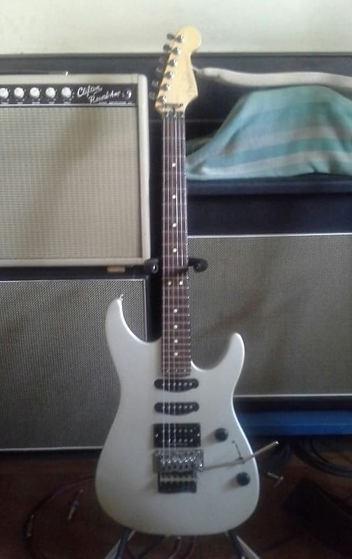 Fender Showmaster Highway 1 HSS 2003 Silver | Reverb