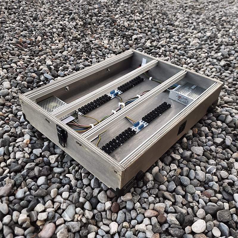 9U Eurorack Case Powered, 84 or 104 hp, modular synthesizer | Reverb