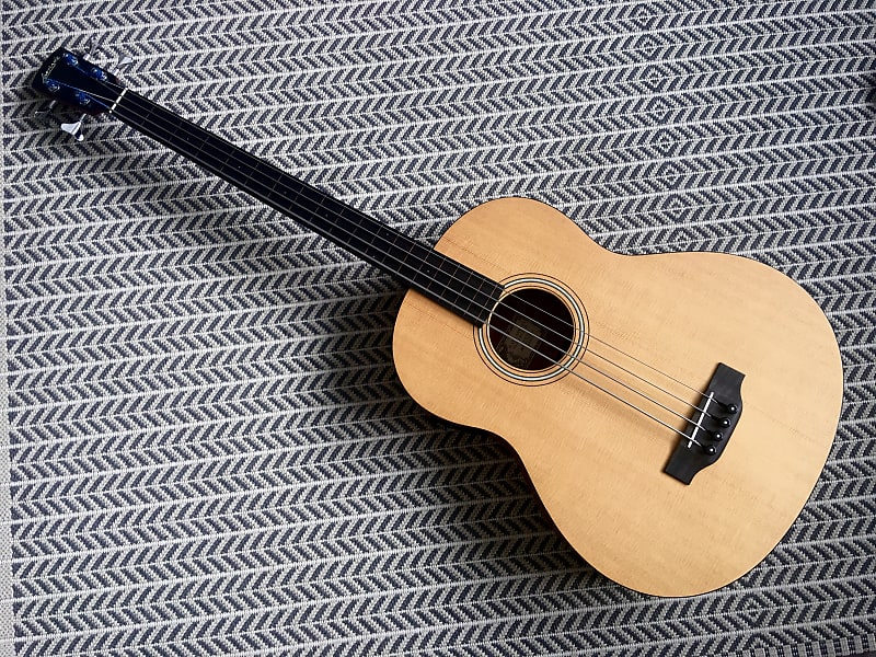 Larrivée B-02 E Acoustic Bass | Reverb