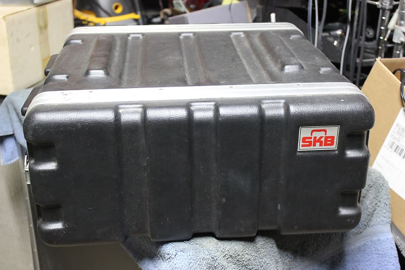 SKB 4 Space Rack Case | Reverb