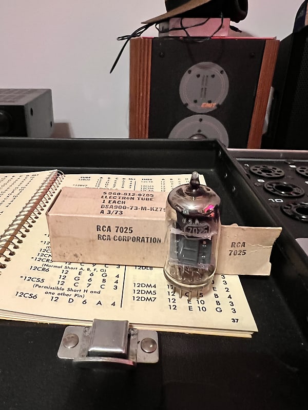 RCA 12AX7A 7025 preamp tube in box tested | Reverb Deutschland