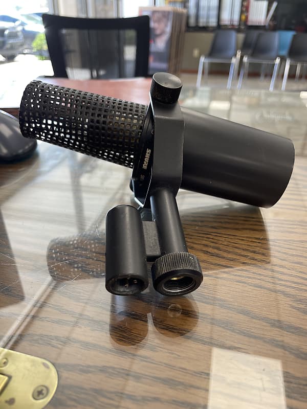 Shure SM7A Dynamic Microphone | Reverb