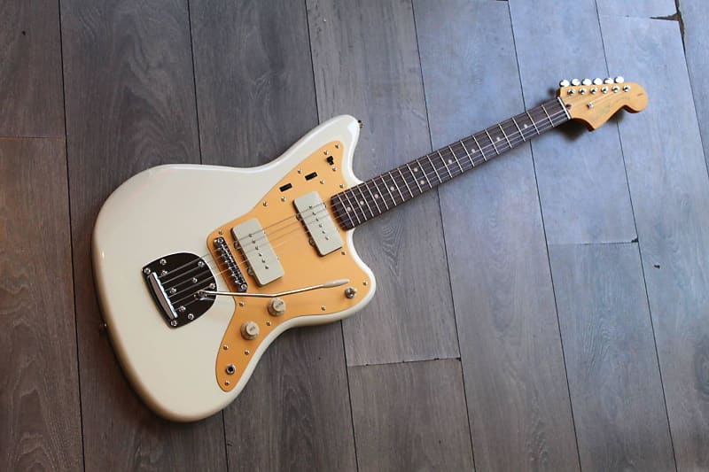 SQUIER "J. Mascis Jazzmaster with Laurel Fretboard, Vintage | Reverb