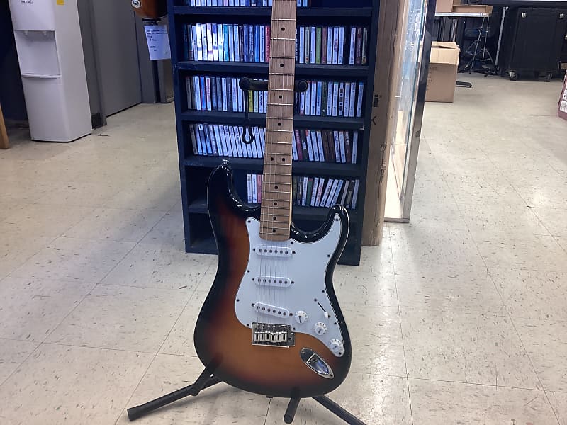 Fender Starcaster 2000s - Tobacco burst | Reverb