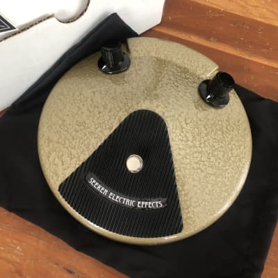 Seeker Effects Round Face CV7007 NKT low-ish gain | Reverb