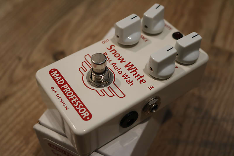 Mad Professor Snow White Bass Auto Wah - White | Reverb