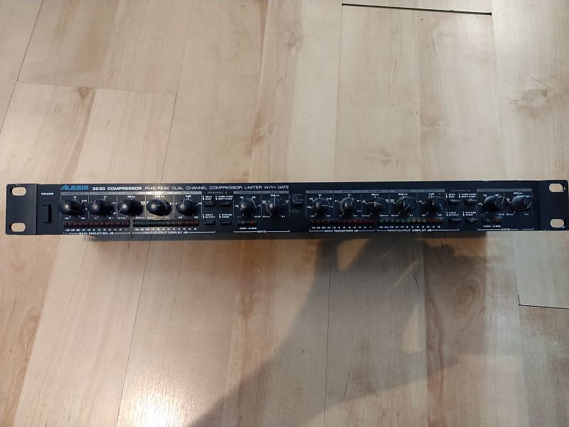 Alesis 3630 Dual-Channel Compressor / Limiter with Gate | Reverb