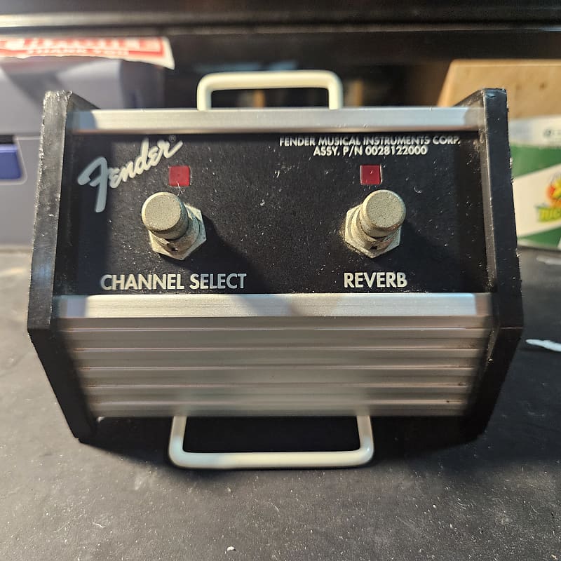 Fender 2-Button Channel/Reverb Footswitch - 0028122000 | Reverb