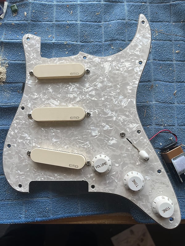 EMG DG20 David Gilmour Pre-Wired Loaded Strat Pickguard | Reverb