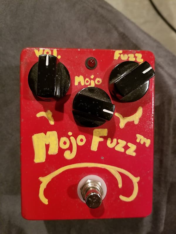Aramat Effects Mojo Fuzz 1994 Candy Apple Red | Reverb